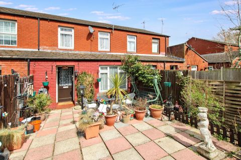 Gordon Road, Basildon SS14, 3 bed terraced house for sale, £300,000 ...