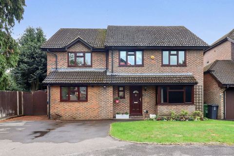 Newark Road, Windlesham GU20, 5 bed detached house for sale, £850,000 ...