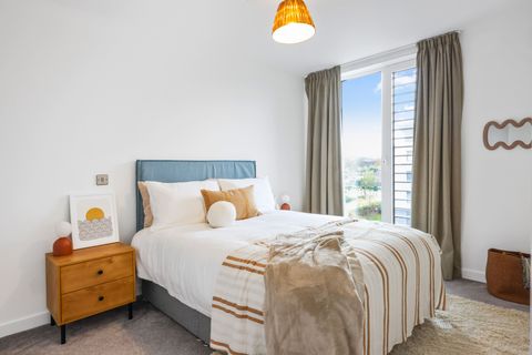 The Kell, Gillingham Gate Road, Gillingham ME4, 2 bed flat to rent, £ ...