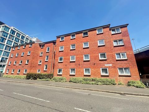 Room 1, Block P Red Brick House, 1 Lea Road, Luton, Bedfordshire LU1 ...