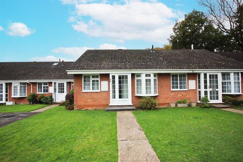 2 bed bungalow to rent in Little Dene Copse, Pennington, Lymington SO41 ...