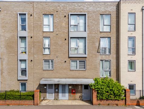 High Road Leyton, London E10, 2 bed flat for sale, £450,000 - Zoopla