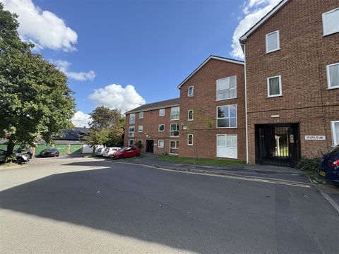 Epping Close, Reading, Berkshire RG1, 2 bed flat to rent, £1,200 pcm ...