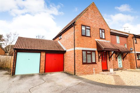 3 bed end terrace house for sale in Colbred Corner, Fleet, Hampshire ...