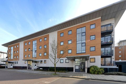 Fishguard Way, Galleons Lock E16, 2 bed flat to rent, £1,650 pcm - Zoopla