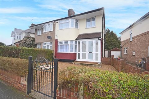 3 bed semi-detached house for sale in Sussex Avenue, Isleworth TW7, £ ...