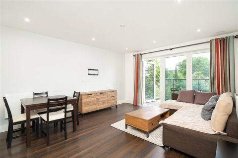 Roebuck House, 89 Roehampton Lane, London SW15, 2 bed flat to rent, £ ...