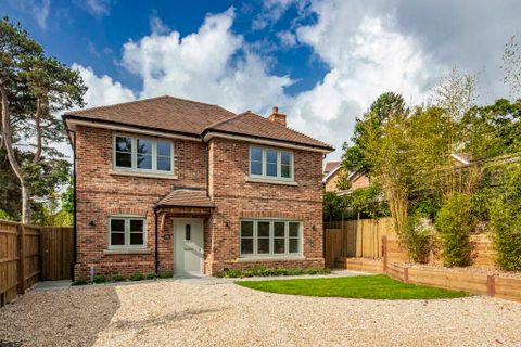 Juniper Cottage, Off Main Street, Stoke Row RG9, 4 bed detached house ...