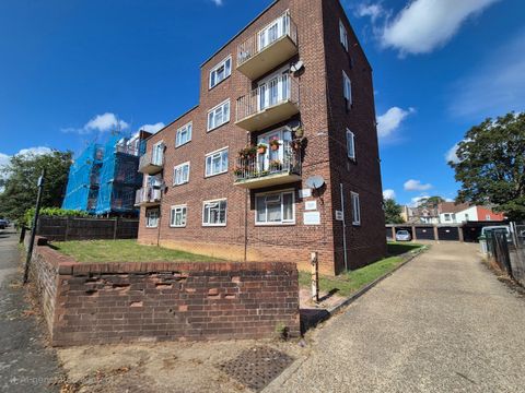 Brook Court, Brook Street, Luton, Bedfordshire LU3, 2 bed flat for sale ...