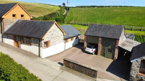 Coombe Farm, Swimbridge, Barnstaple, Devon EX32, 2 bed barn conversion ...