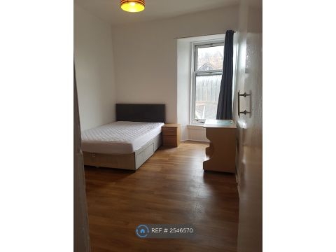 Willowbrae Road, Edinburgh EH8, 2 bed flat to rent, £1,800 pcm - Zoopla