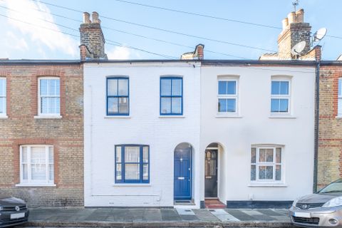 2 bed terraced house for sale in Hamilton Road, Twickenham TW2, £800,000 - Zoopla