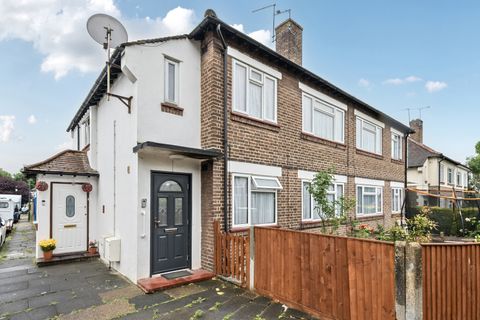 Alexandra Close, Harrow, Middlesex HA2, 2 bed maisonette for sale, £ ...