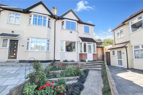 Sandycroft, Abbey Wood, London SE2, 3 bed end terrace house for sale, £ ...