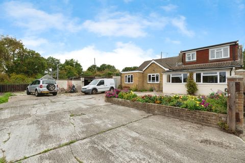 Castledon Road, Downham, Billericay, Essex CM11, 5 bed bungalow for ...