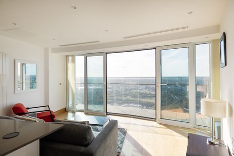 Arena Tower, Crossharbour Plaza E14, 1 bed flat for sale, £545,000 - Zoopla