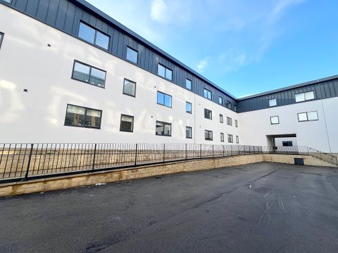 1 bed flat to rent in Bingley Road, Bradford BD9, £585 pcm - Zoopla