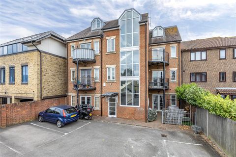 Addlestone KT15, 1 bed flat for sale, £219,950 - Zoopla