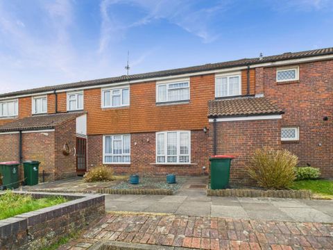 3 bed property for sale in Strickland Close, Ifield, Crawley RH11, £ ...