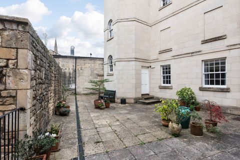 Widcombe Parade, Bath BA2, 2 bed flat for sale, £500,000 - Zoopla