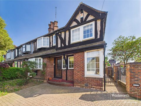 4 bed semi-detached house for sale in Colindeep Lane, Colindale, London ...