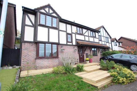 Fountains Drive, Barrs Court, Bristol BS30, 4 bed detached house for ...
