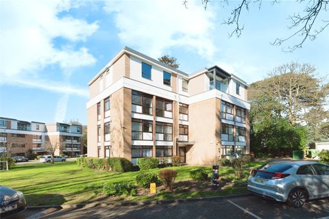 2 bed flat for sale in Beechcroft Manor, Weybridge, Surrey KT13, £ ...