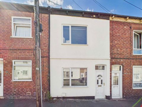Halton Street, Featherstone WF7, 3 bed terraced house to rent, £800 pcm ...