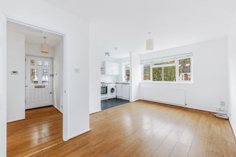Murray Road, Ealing W5, 2 bed flat to rent, £1,850 pcm - Zoopla