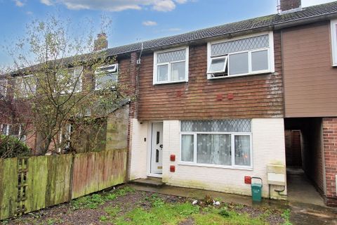 Castle Close, Boverton CF61, 3 bed terraced house for sale, £199,950 ...