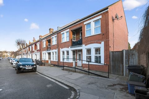 Ingatestone Road, London SE25, 2 bed maisonette for sale, £400,000 - Zoopla