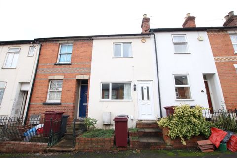 3 bed terraced house to rent in Edgehill Street, Reading RG1, £1,350 pcm - Zoopla