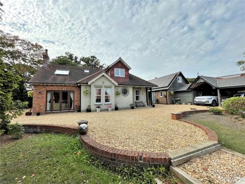 4 bed detached house for sale in Fryern Court Road, Fordingbridge ...