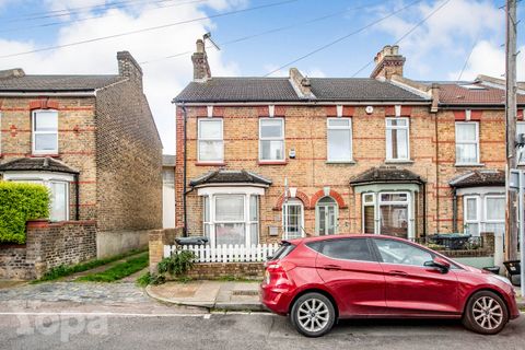 Salisbury Road, Gravesend DA11, 3 bed end terrace house for sale, £325,000 - Zoopla