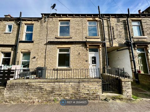 Manley Street, Brighouse HD6, 2 bed terraced house to rent, £700 pcm ...