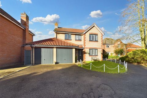 4 bed detached house for sale in Partridge Drive, Thetford IP24, £ ...