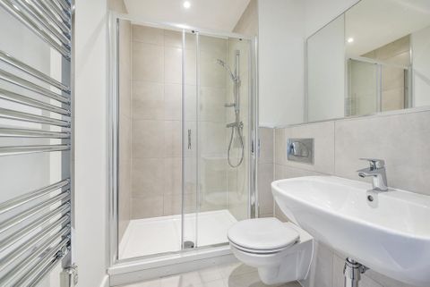 1 bed flat to rent in Delta Point, Wellesley Road, Croydon CR0, £1,300 ...