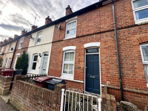 2 bed terraced house to rent in York Road, Reading, Berkshire RG1, £1,350 pcm - Zoopla