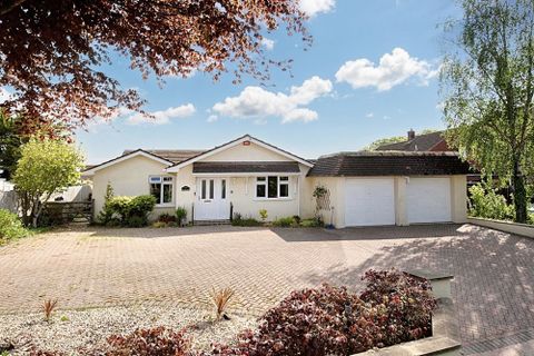 Secmaton Rise, Dawlish EX7, 4 bed bungalow for sale, £650,000 - Zoopla