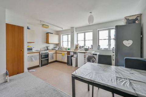 4 bed property for sale in Wapping High St, Wapping, London E1W, £ ...