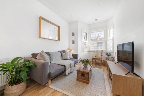 2 bed flat for sale in Ballater Road, London SW2, £525,000 - Zoopla