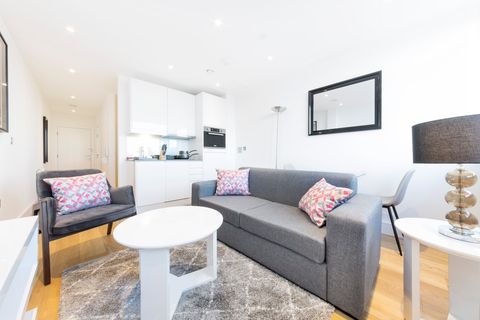 Studio to rent in Skyline, 292-298 High Street, Slough SL1, £1,050 pcm ...