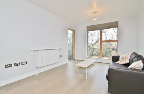 Bollo Lane, London W4, 2 bed flat to rent, £2,450 pcm - Zoopla