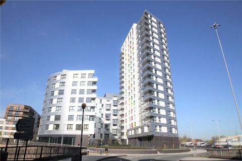 2 bed flat to rent in Hewitt, 40 Alfred Street, Reading, Berkshire RG1 ...