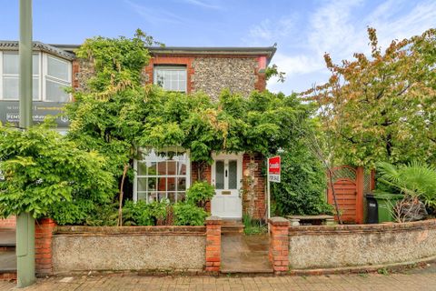 High Street, Merstham, Redhill RH1, 2 bed semi-detached house for sale ...
