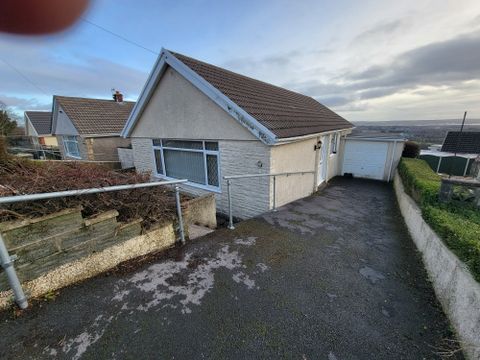 Treetops, Llanelli SA14, 3 bed detached bungalow for sale, £215,000 ...