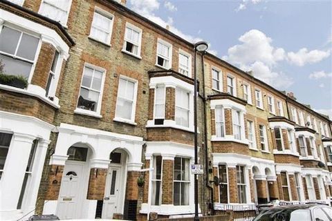 Rita Road, Vauxhall SW8, 2 bed flat to rent, £1,798 pcm - Zoopla