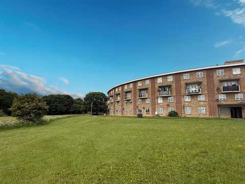 Quarry Spring, Harlow CM20, 2 bed maisonette to rent, £1,450 pcm - Zoopla