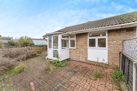 Garden Close, Sutton, Ely, Cambridgeshire CB6, 2 bed bungalow for sale ...