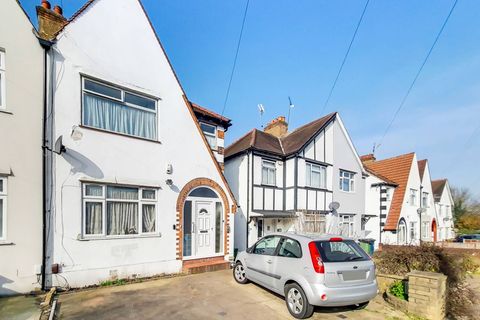 1 bed flat for sale in Rayners Lane, Rayners Lane, Harrow HA2, £275,000 ...